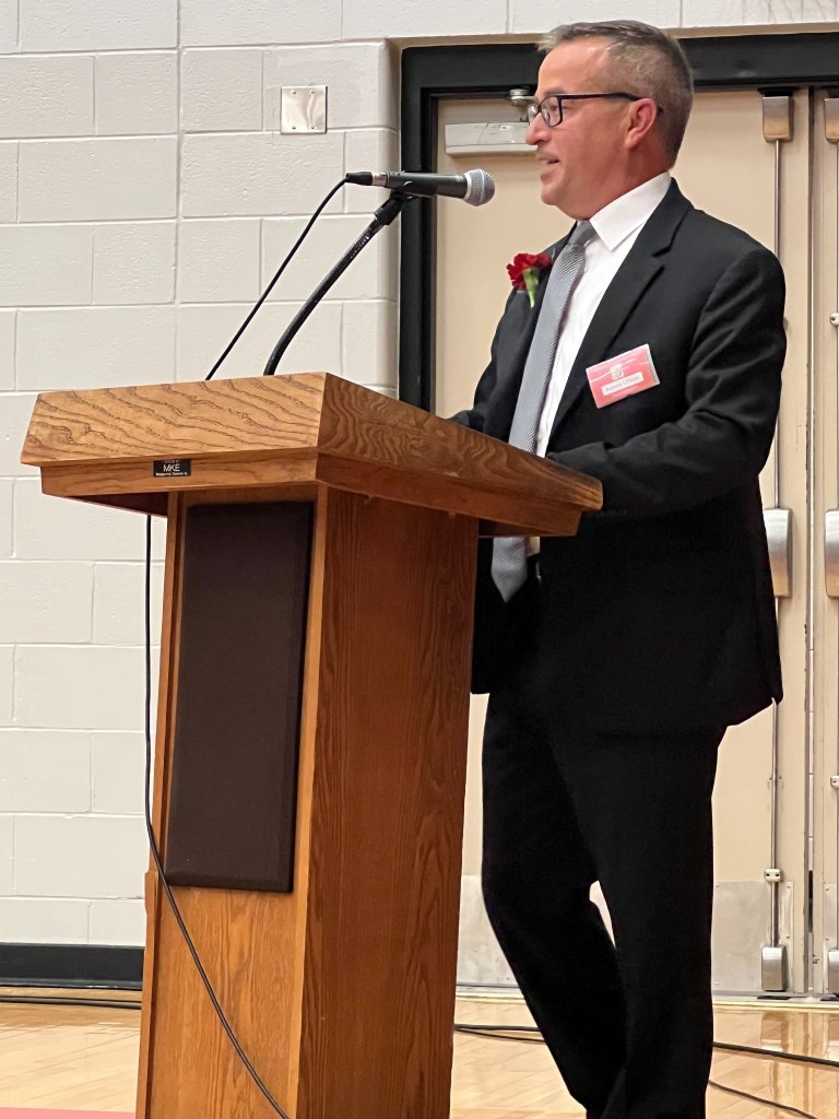 Vicksburg extends school superintendent contract – South County News